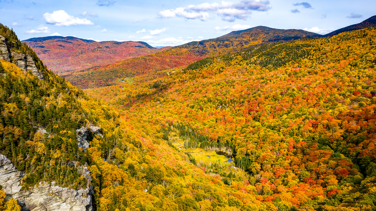 Stowe, Vermont: Brilliant Fall Foliage Season | Geovea